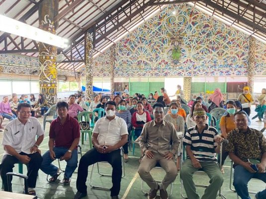 Reses Sutomo Jabir, Warga Busang Tanya PLN - TebarBerita.ID